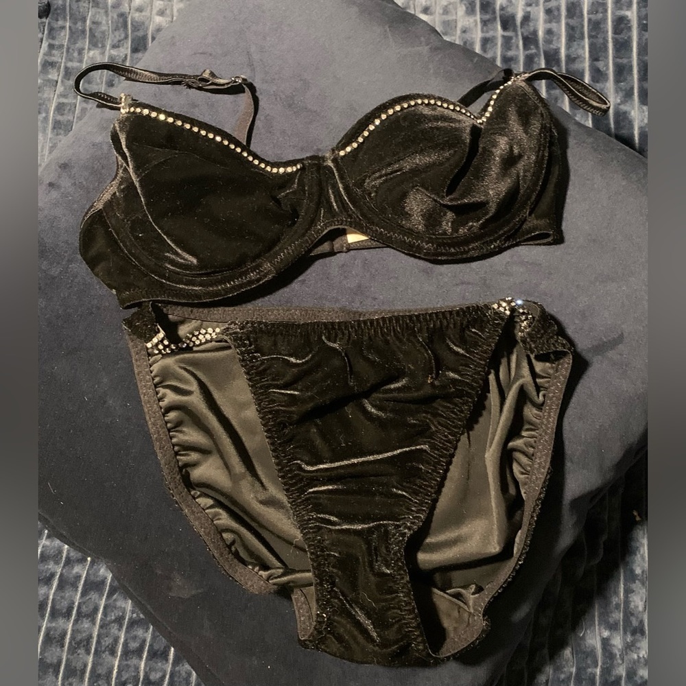 Vintage Velvet Bra & Panty, Victorias Secret New - Gem